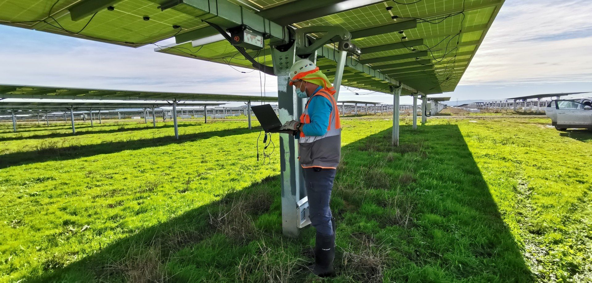 Single Axis Solar Tracker Controller - TCU by Suntrack