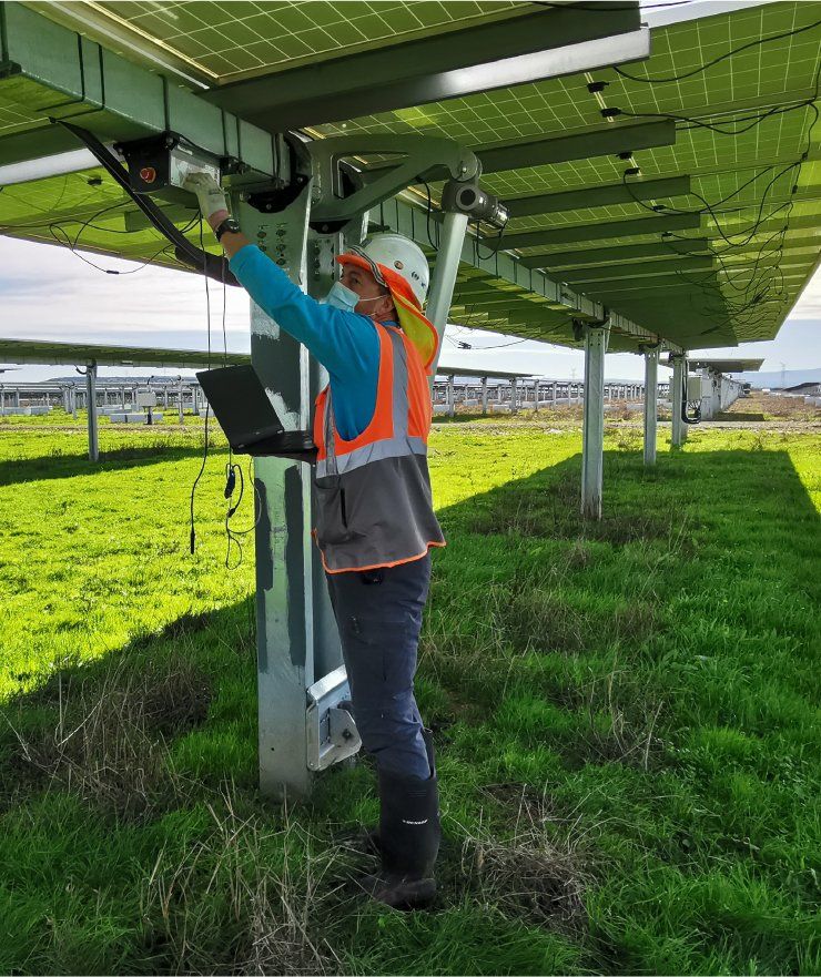 Single Axis Solar Tracker Controller - TCU by Suntrack
