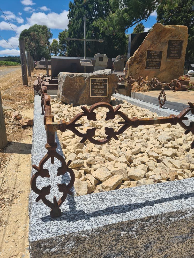 Traditional & Vault | Adelaide Memorials