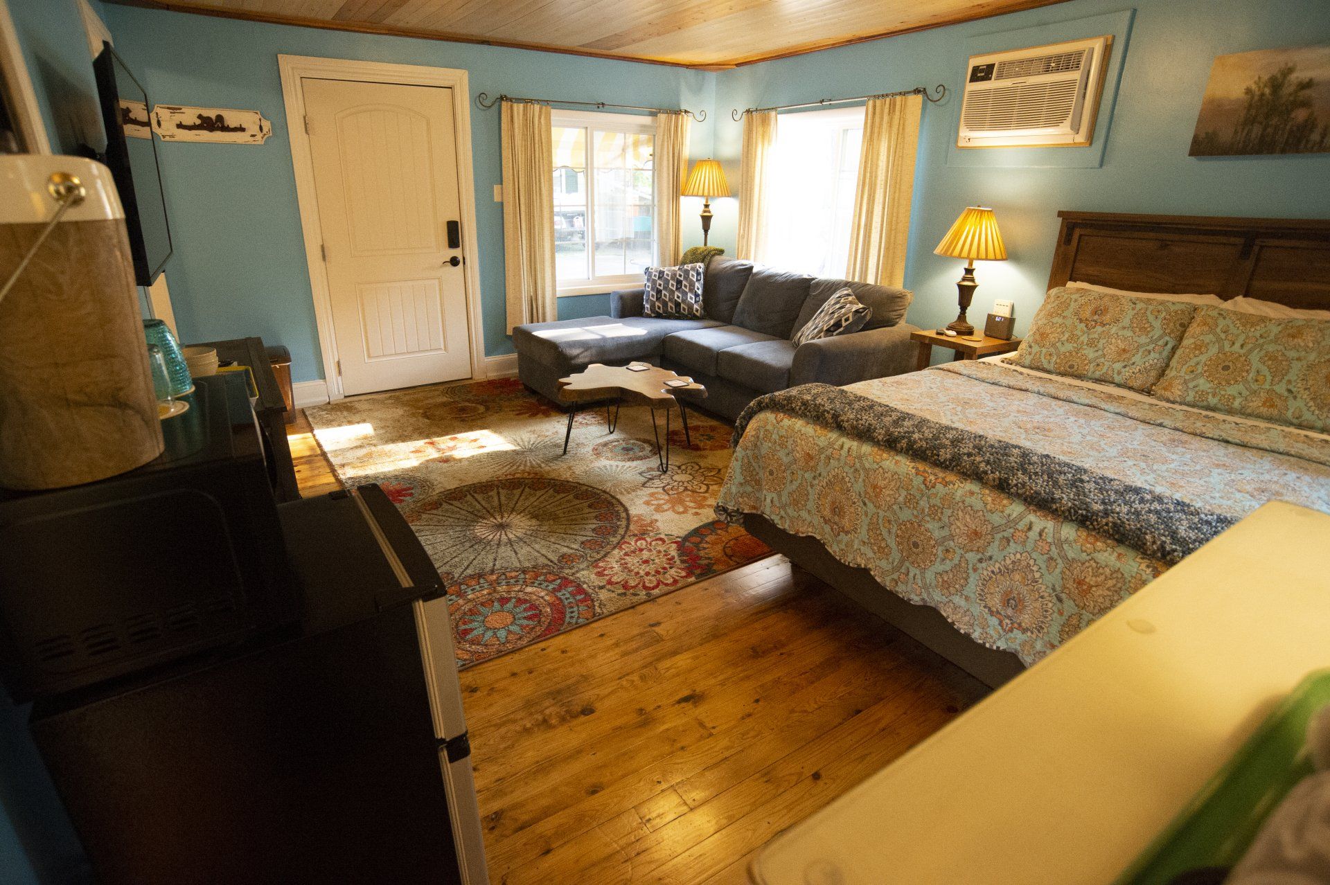 Sherwood Court Cottages & Guest Rooms