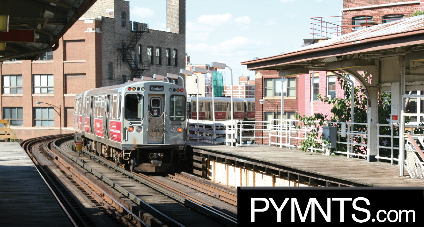 CTA Tests Out Night Game Alerts to Make Commuting Easier During Games
