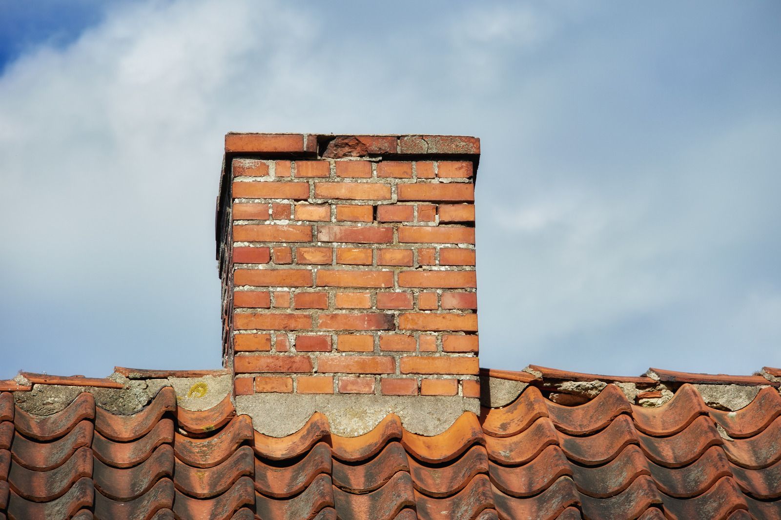 How To Know If Your Chimney Has Water Damage?