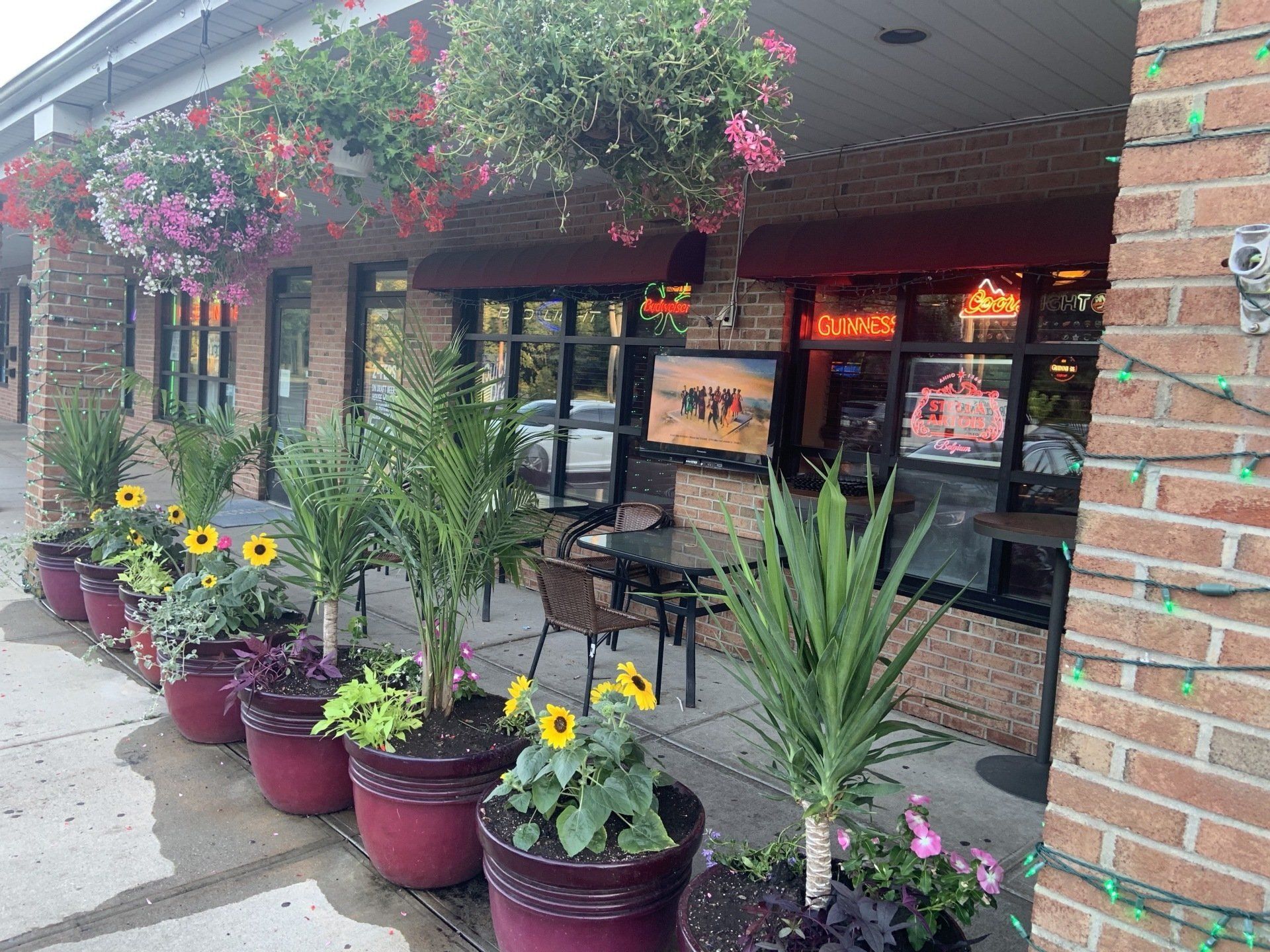 Rockwell’s Bar and Grill - Smithtown, NY - Home