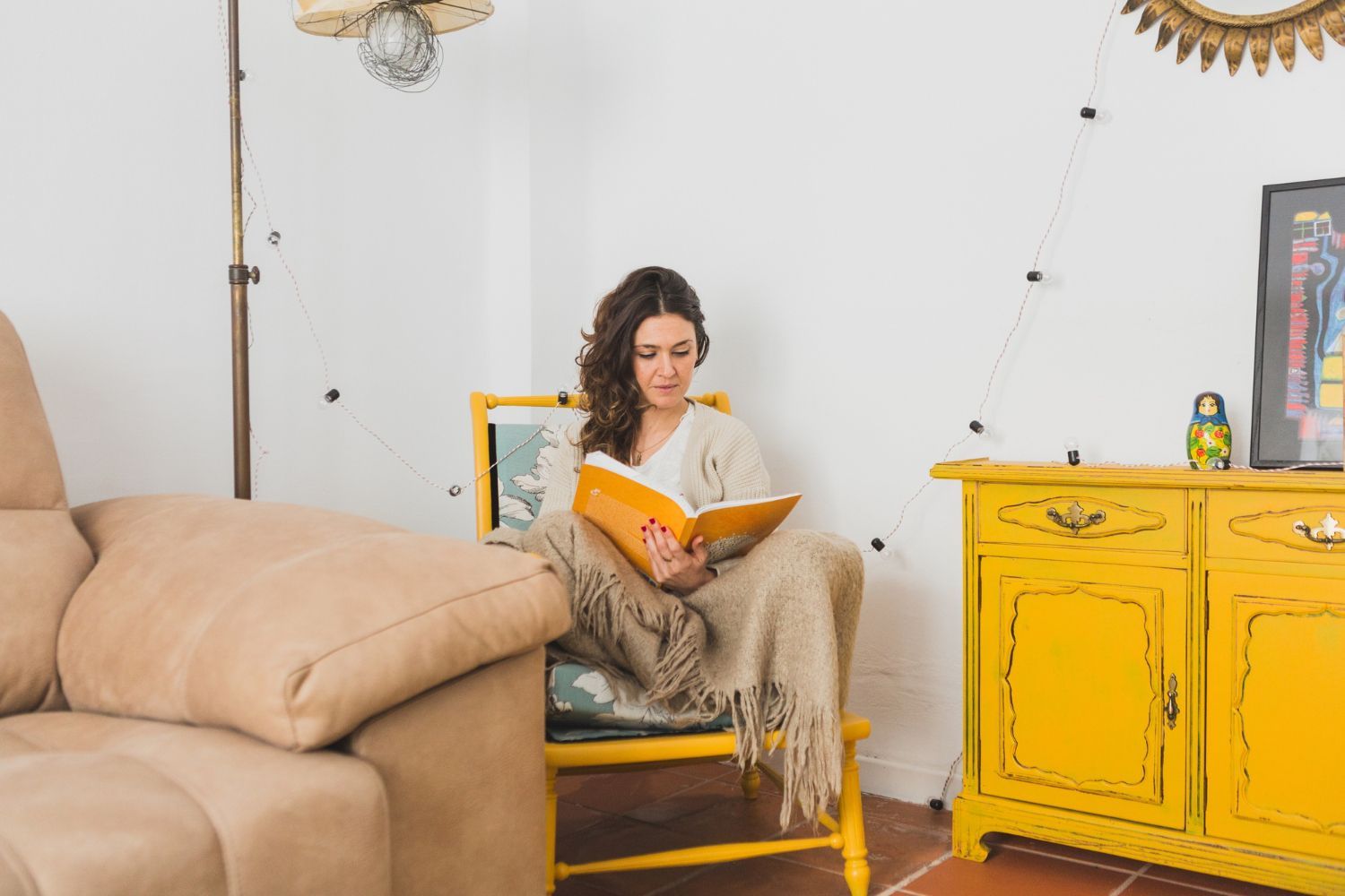 How to Create a Cozy Reading Nook in Your Home