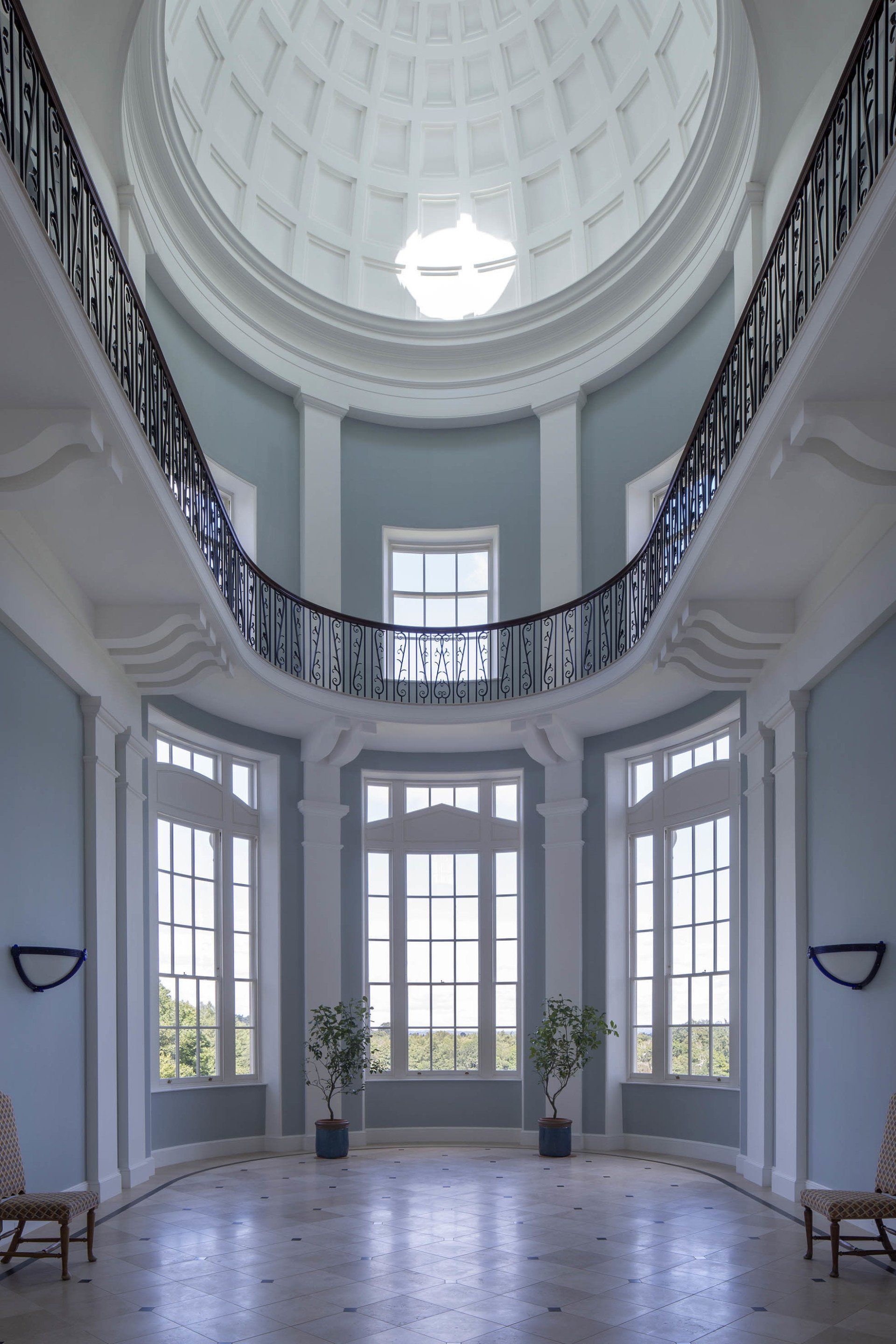 Surrey: major house in large estate