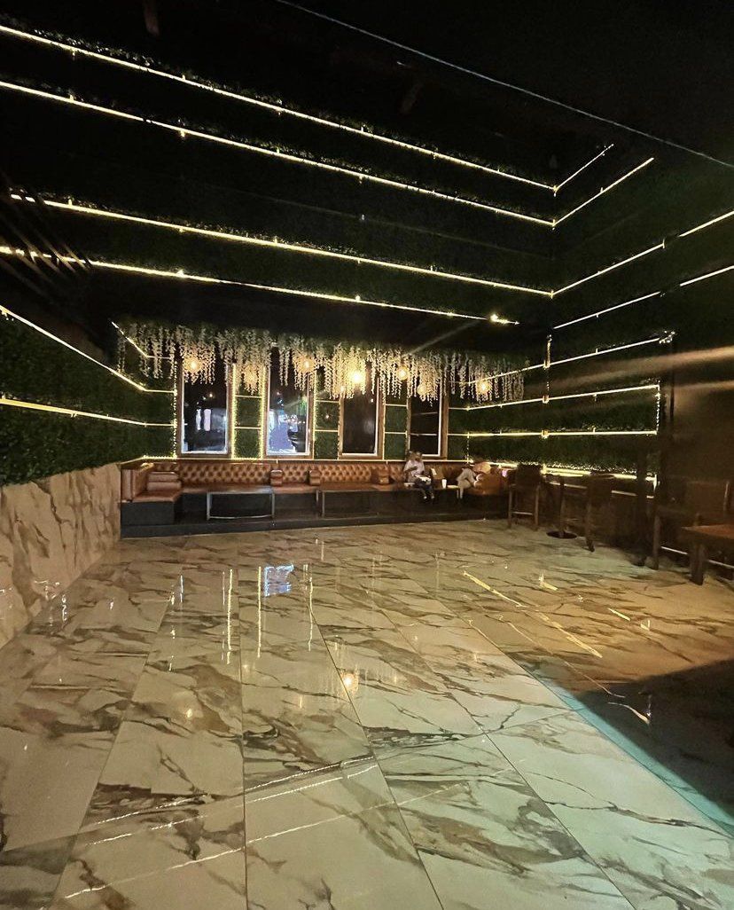 Focus-Enjoy a rooftop bar & two floors of spacious indoor lounge areas