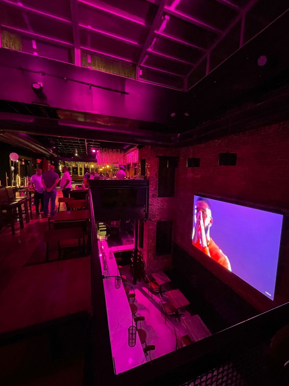 Focus-Enjoy a rooftop bar & two floors of spacious indoor lounge areas