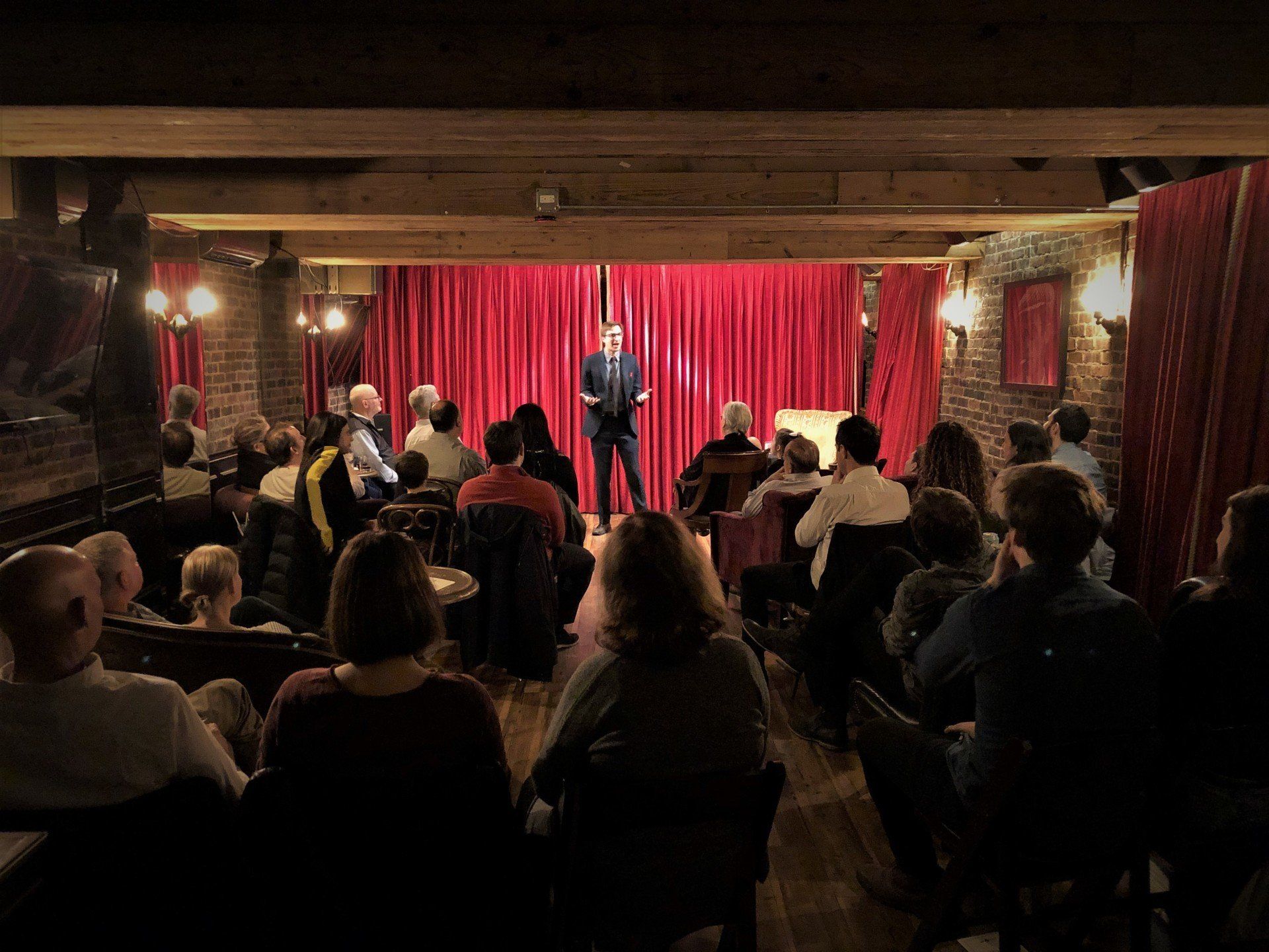 Gary Ferrar! - NYC Magician/Mentalist for corporate, live, virtual...