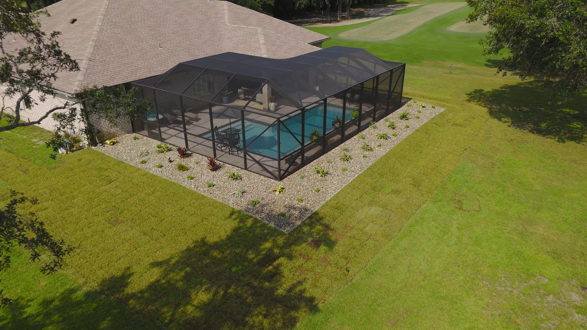 Neway Pools | Custom Pool Builder & Swimming Pool Contractor