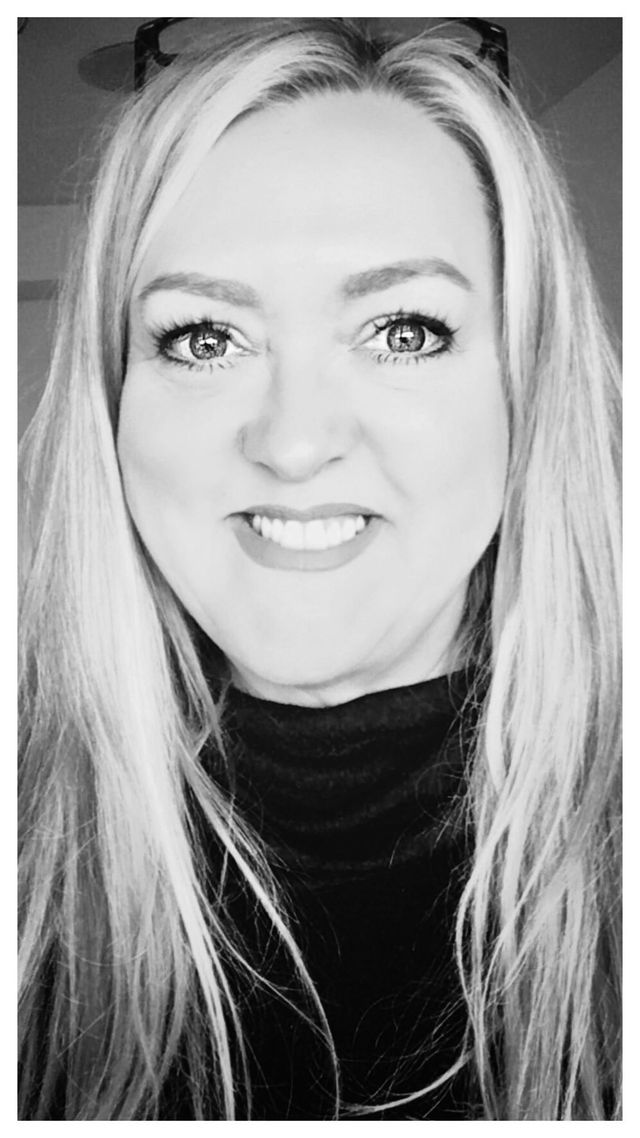 Julie Webbers Instagram Twitter And Facebook On Idcrawl