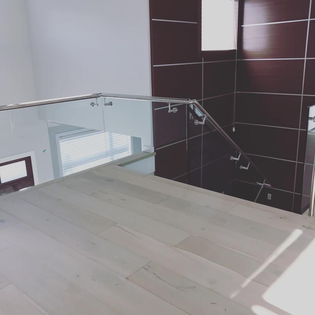 Glass railing interior design stair case glass railing