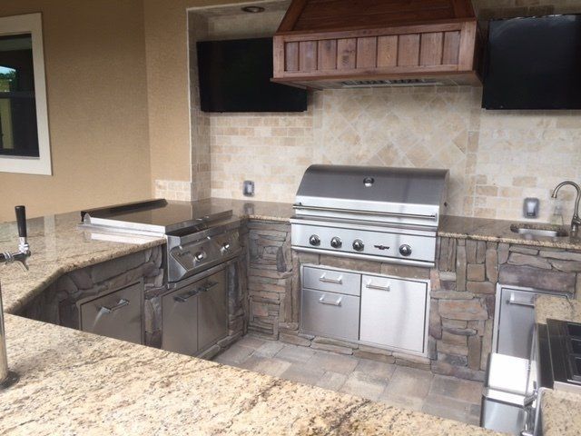 U-Shaped Outdoor Kitchens & Ideas | HL Posey Builders