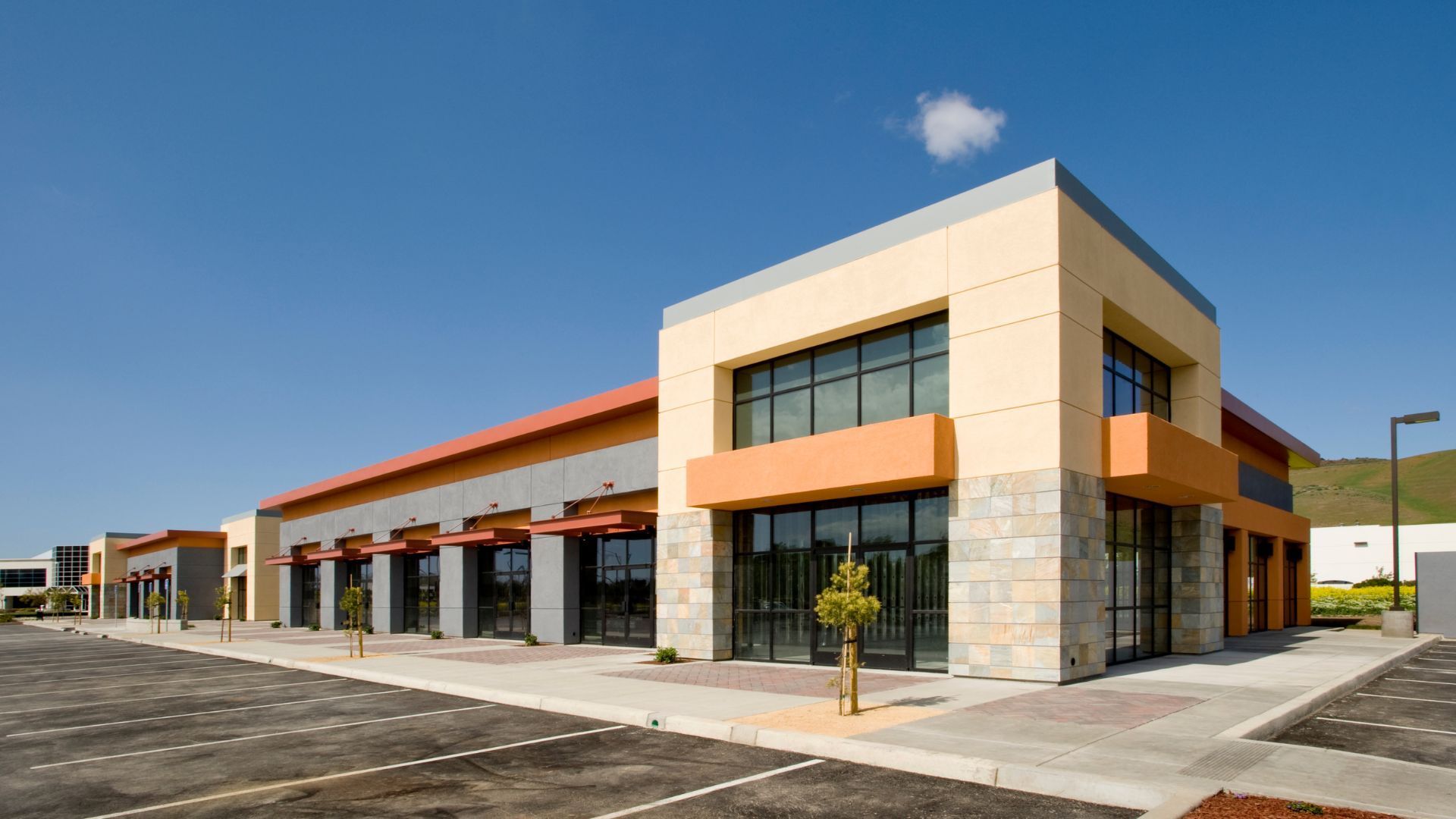 Finding Retail Signage Companies: How to Choose the Best Partner