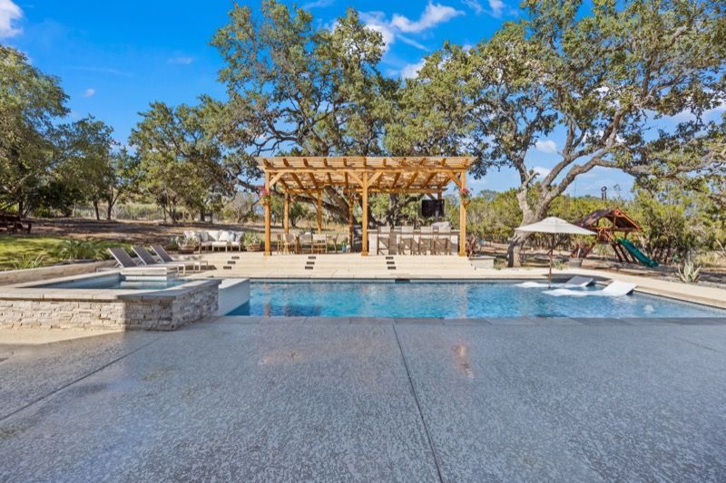 Explore Stunning Pool Builds & Renovations – Gallery