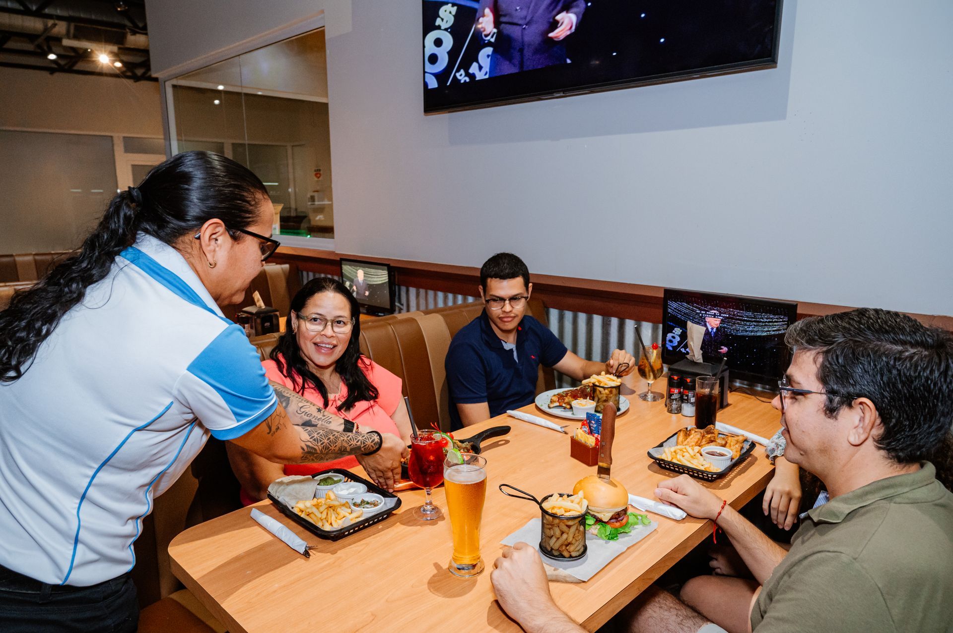Double Down Sports Bar & Grill at Eagle Aruba Resort