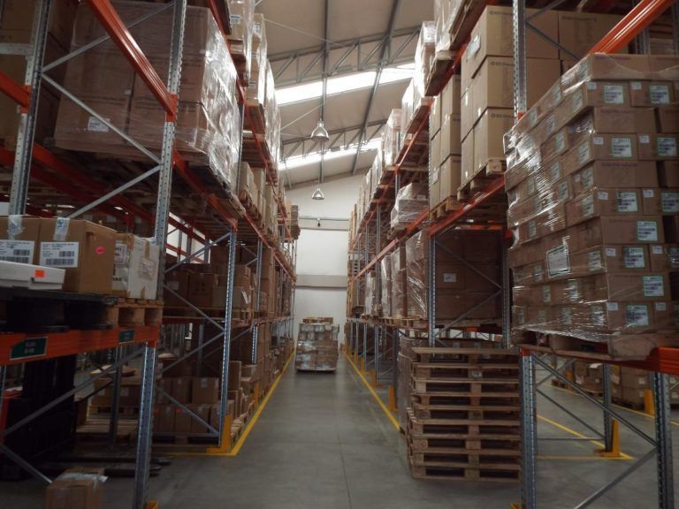 5 Creative Warehouse Storage Tips to Save Space and Maximize Efficiency