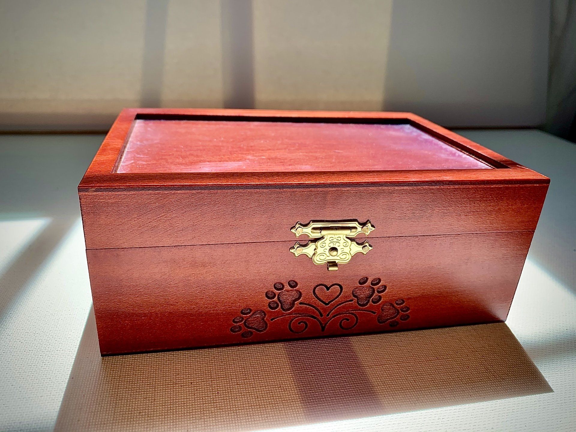 Dixie Memorial Pet Gardens - Millington, TN - Basic Urns