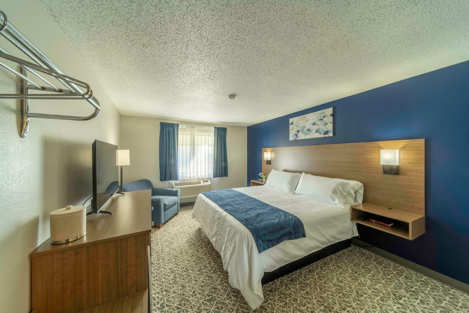 Rooms at Hilltop Inn & Suites - Your Comfortable Stay in Grove, OK