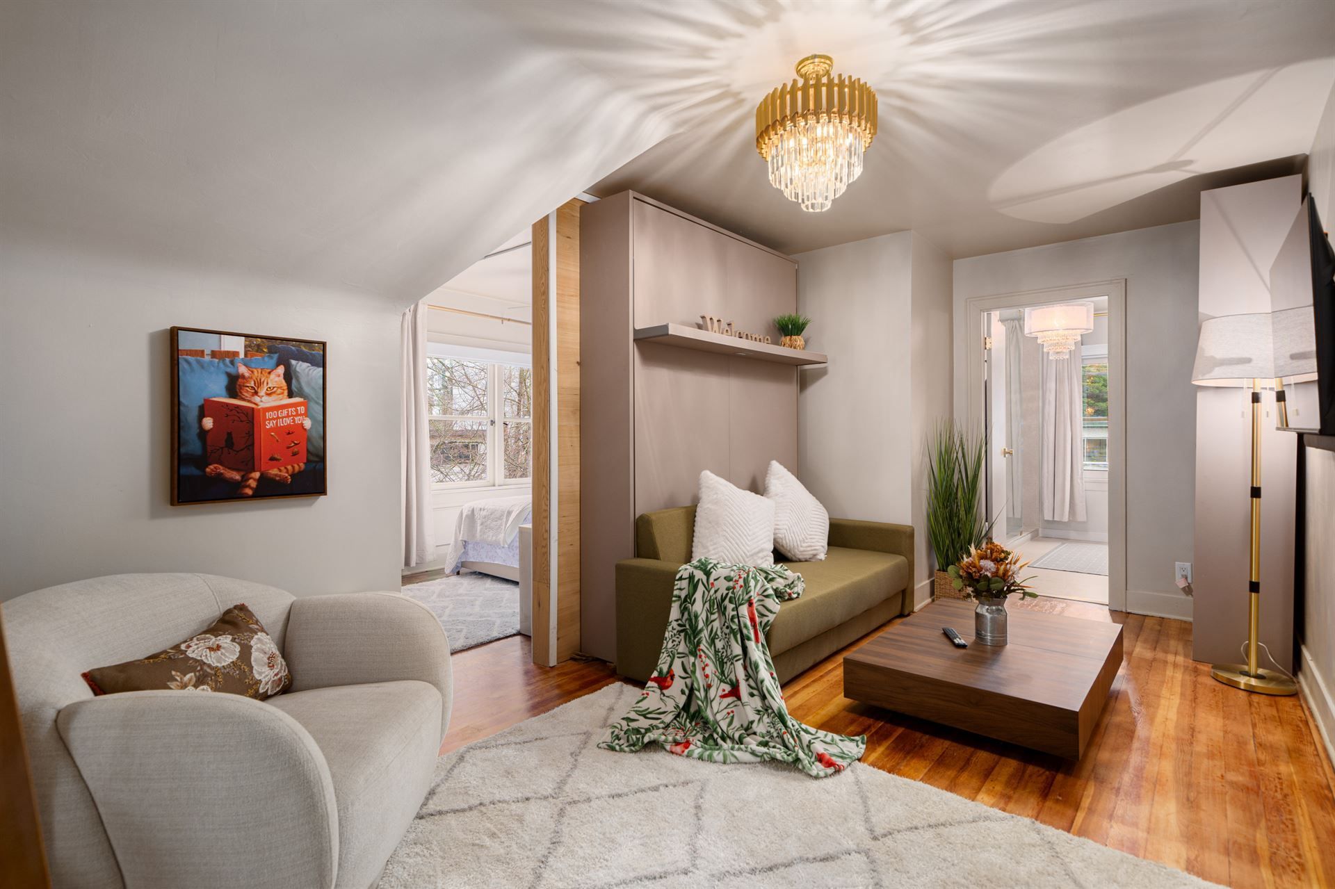 Rooms & Suites | The Hunter House Vancouver