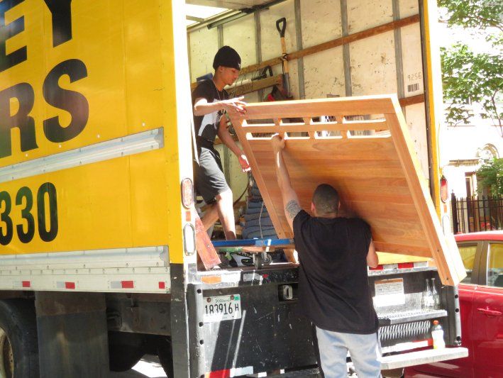 Local Movers Chicago | Moving Companies Chicago | Wolley Movers