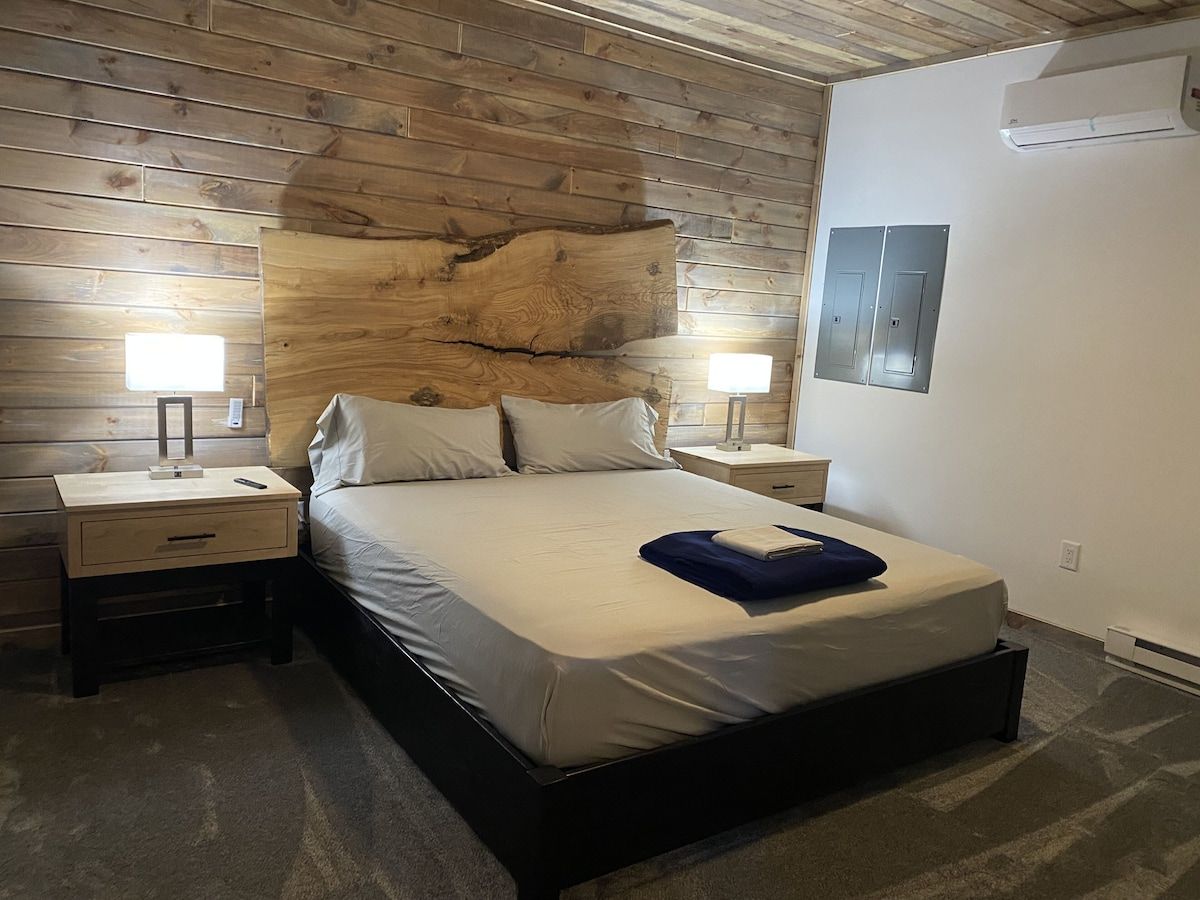 Camelback Ski House - Pocono Lodge Rentals