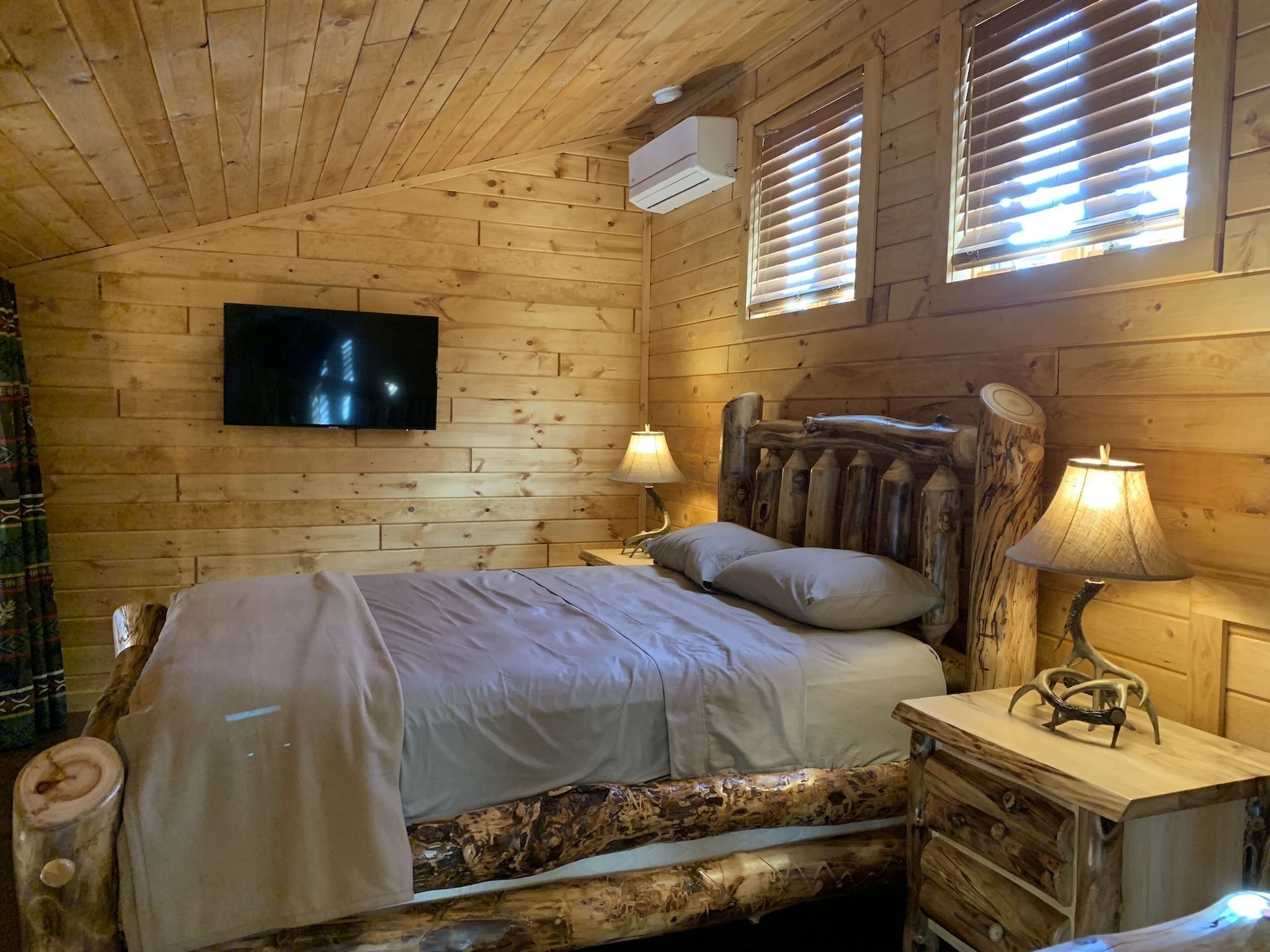 Camelback Cabin 30 | Pocono Lodge Rental