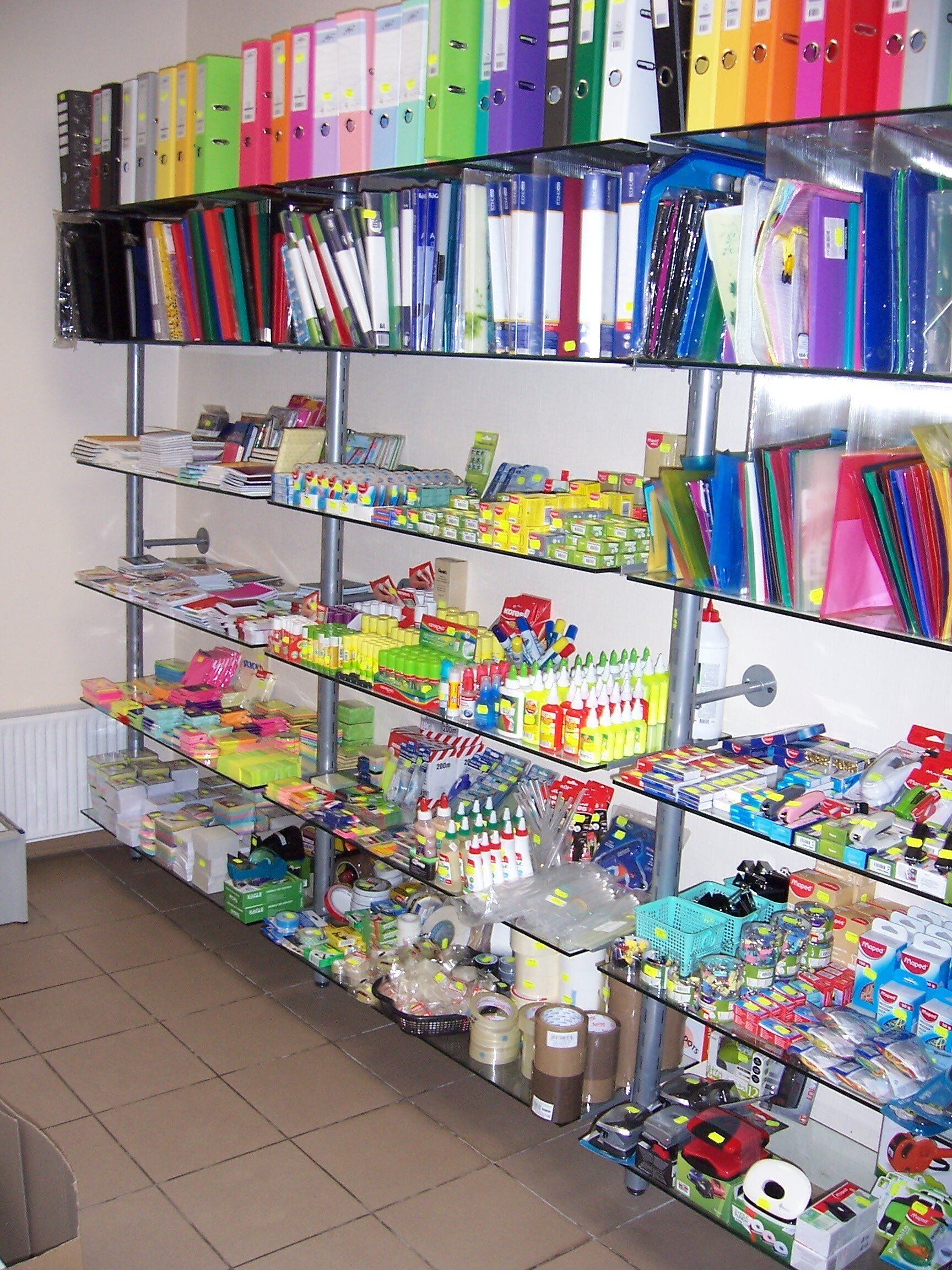 Kancelejas piederumu un biroju preču tirdzniecība | KRISTAFORS, SIA