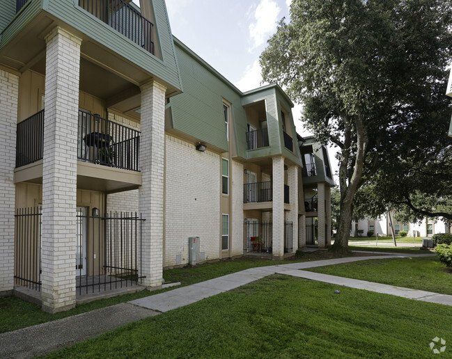 Jackson's Landing North | New Orleans, LA Apartment Homes
