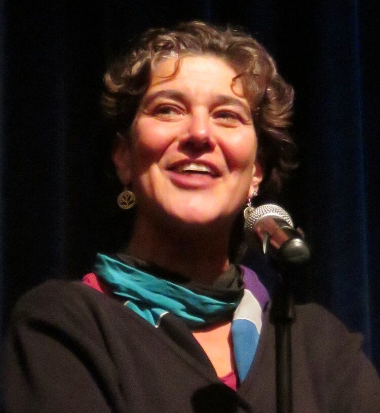 The Power Of Story: An Interview With Narrative Consultant Jenifer Strauss