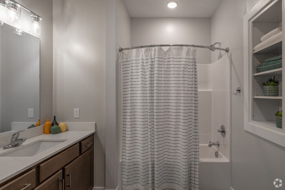 Gallery | The Landing at Legends | Champaign, IL