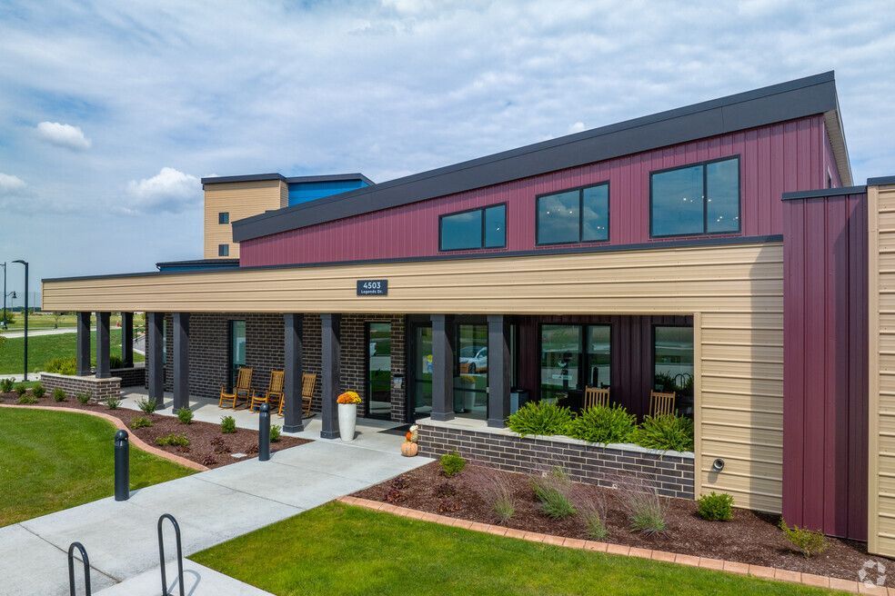 Gallery | The Landing at Legends | Champaign, IL