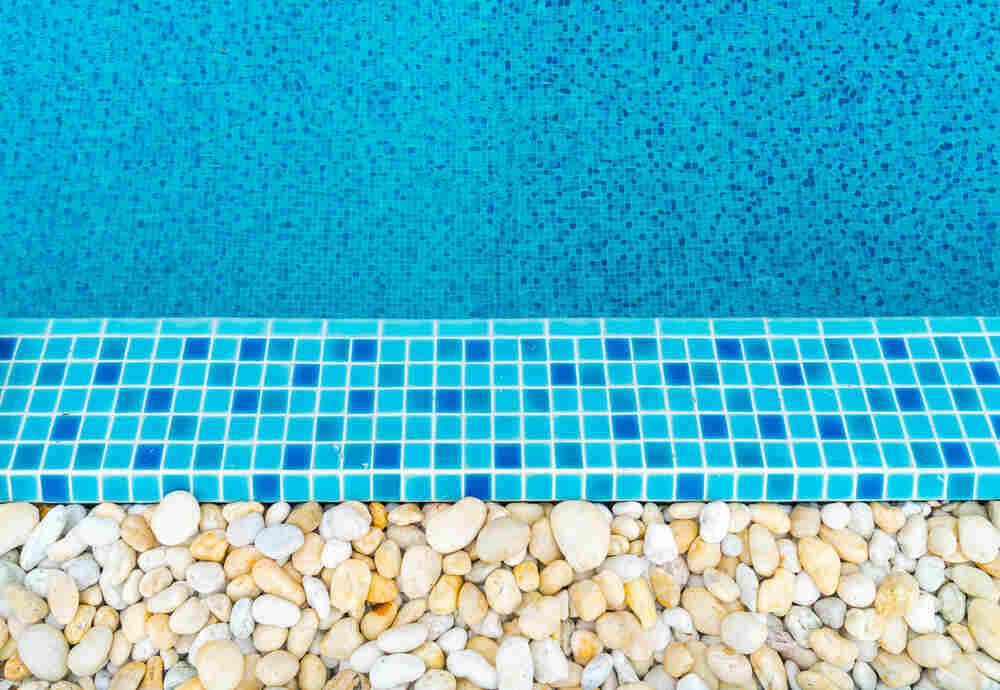 5 Pros and Cons of Pebble Plaster for Swimming Pool Interior Finishes