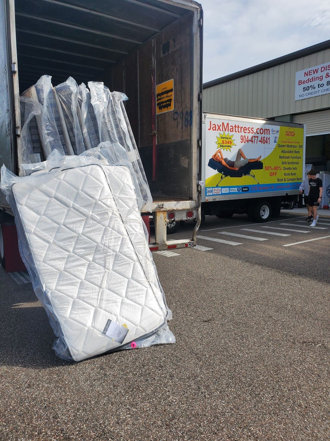 New bedding & furniture factory direct, same day delivery 50%-80% OFF