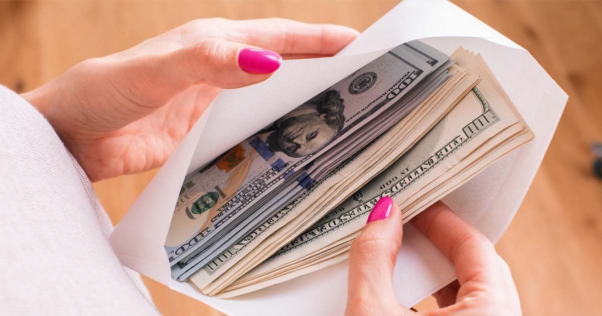 Why Americans are Turning to Cash and ATMs to Combat Rising Inflation