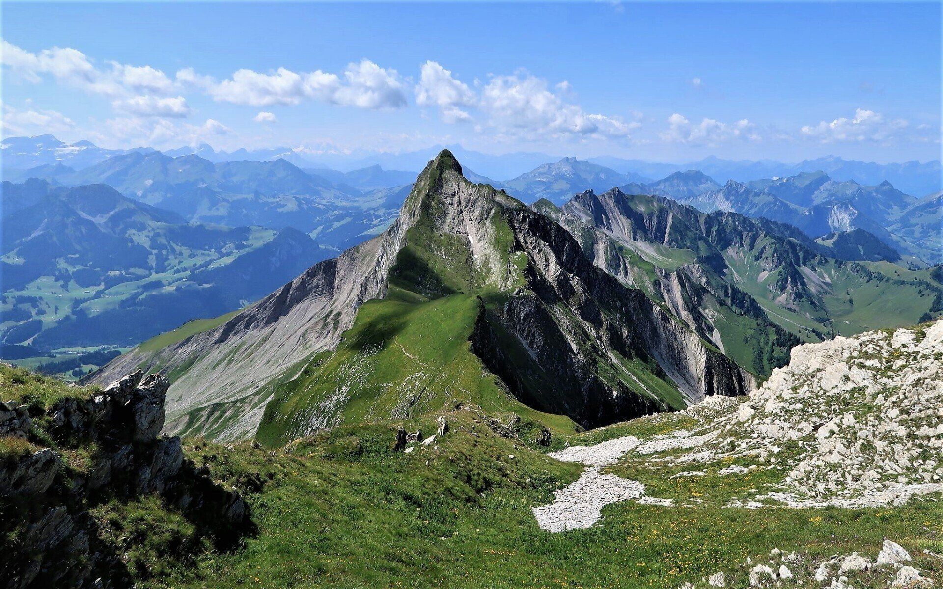 Le Vanil noir, point culminant du canton de Fribourg et réserve ...