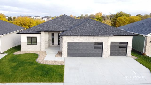 Custom Dream Homes Model