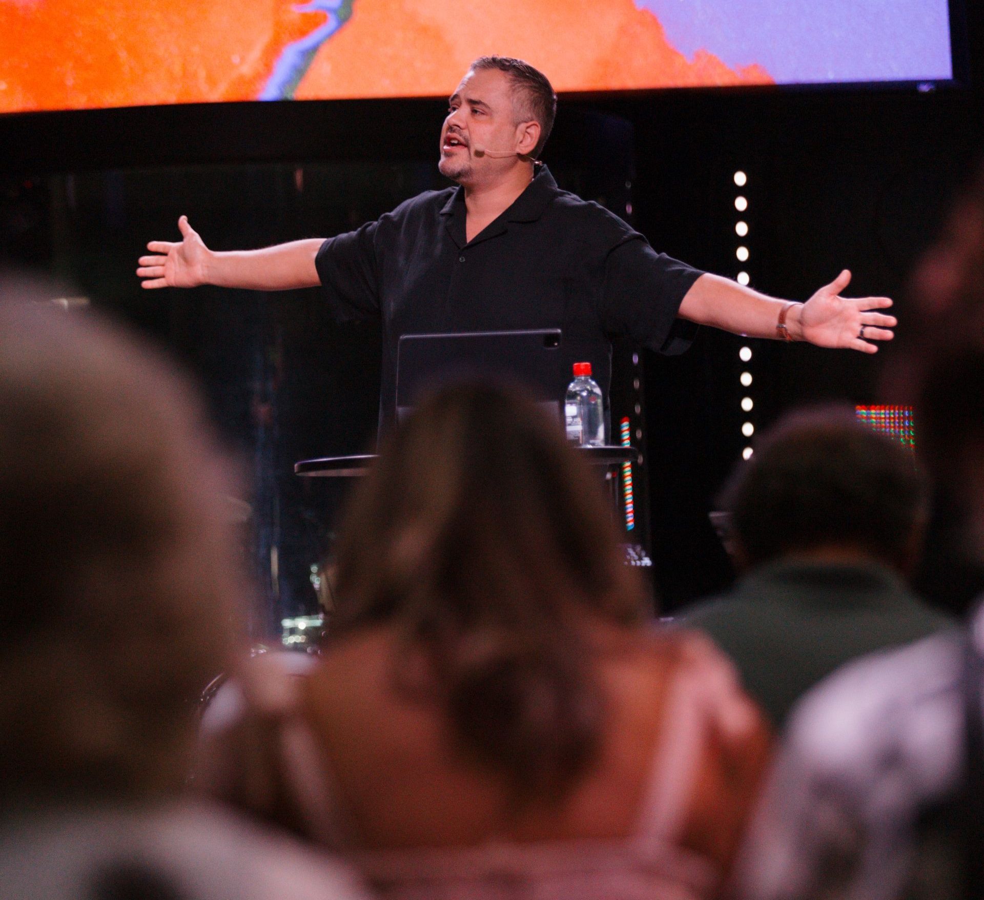 Oasis Church - We Love Jesus + We Love People