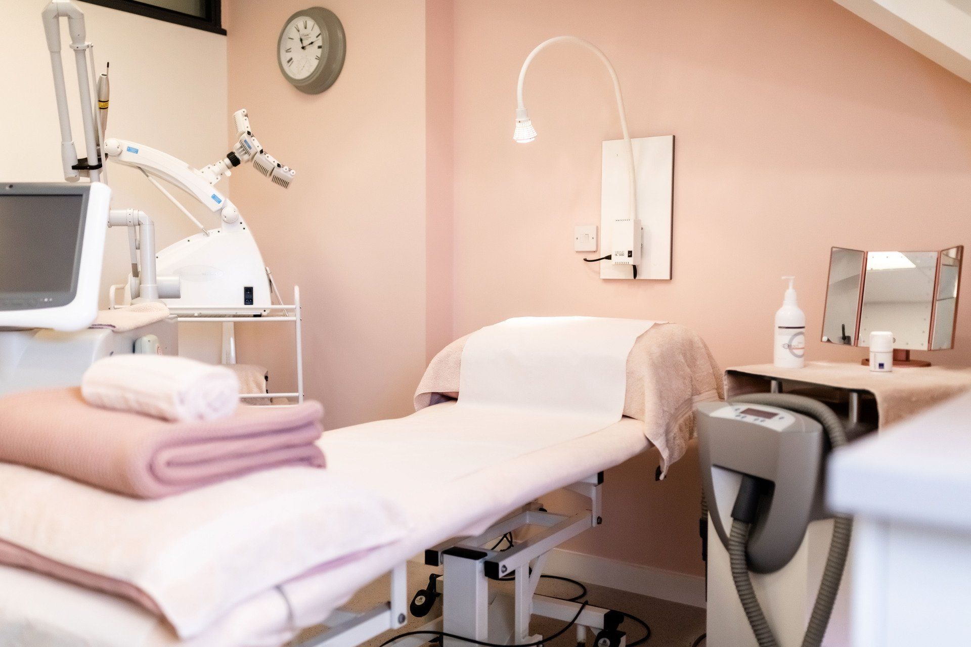 Comprehensive skin care laser and injectable solutions.