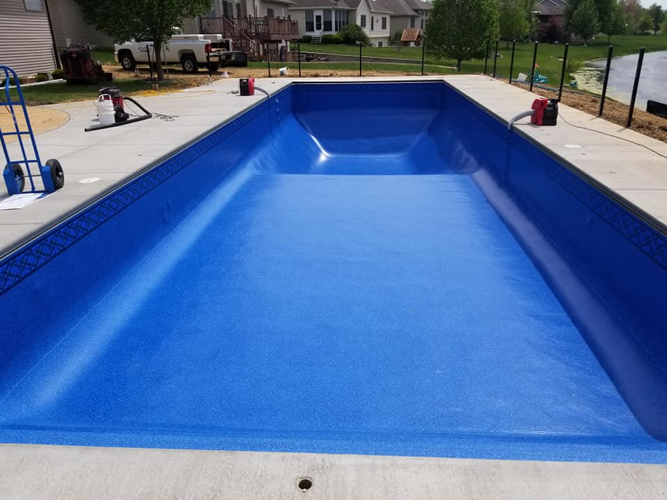 Pool Builders | Springfield, IL | M & M Pools/Spas