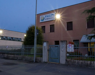 Fallini Formaggi | Lavorazione parmigiano | Gattatico, RE