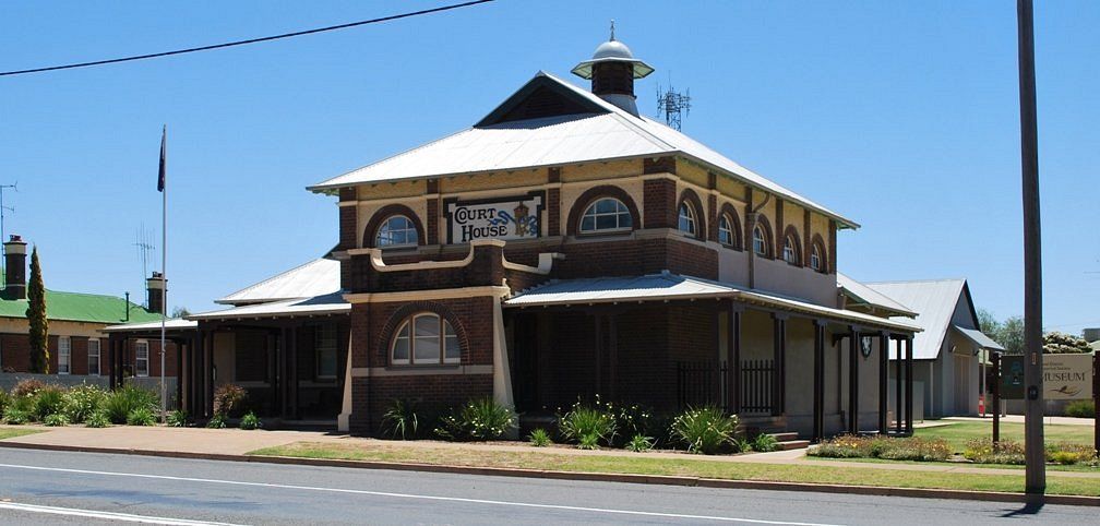 ARDEANAL MOTEL WEST WYALONG