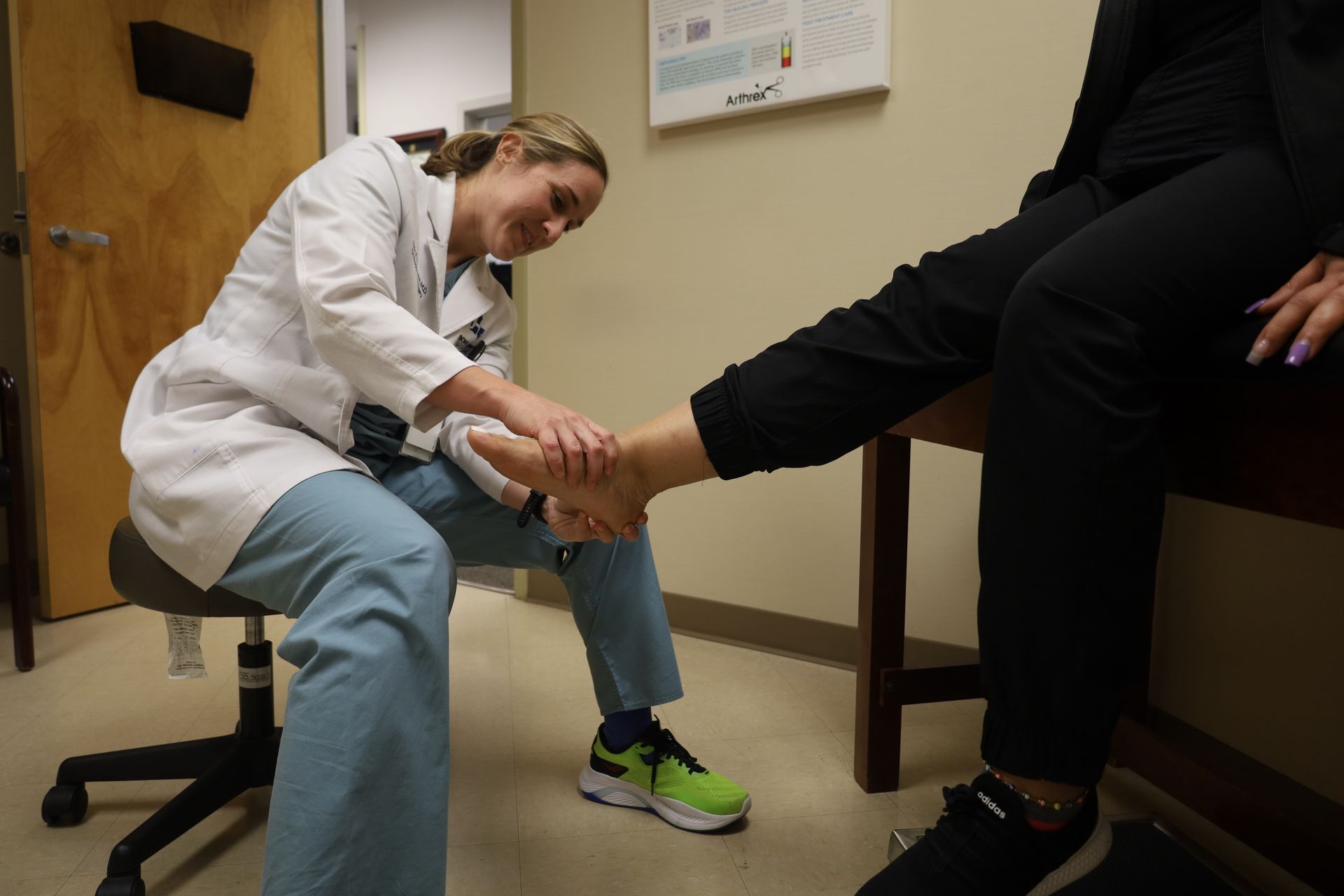 About Dr. Julie Neumann | Orthopedist Julie Neumann