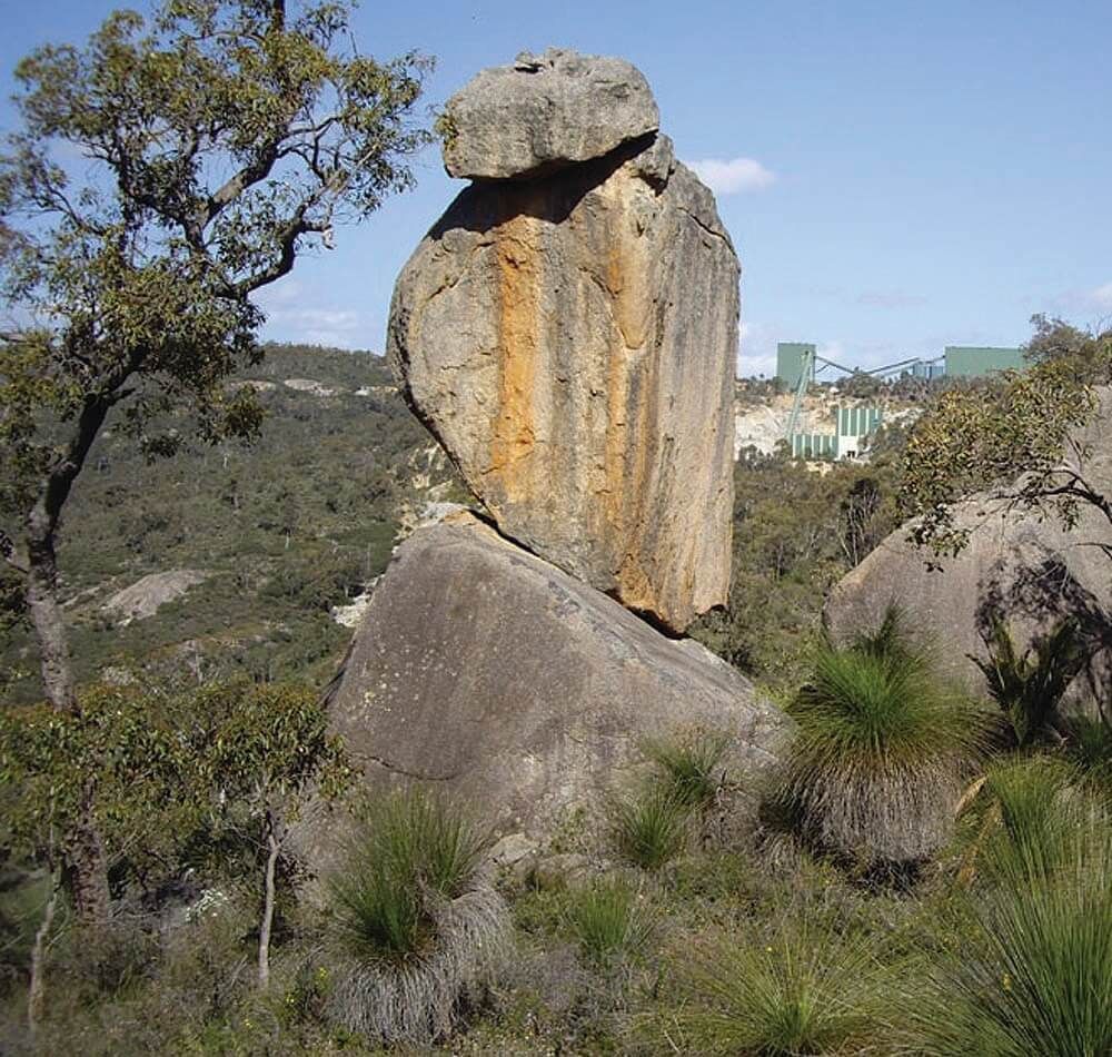 Report on the “Owl stone” Aboriginal site at Red Hill, northeast of Perth