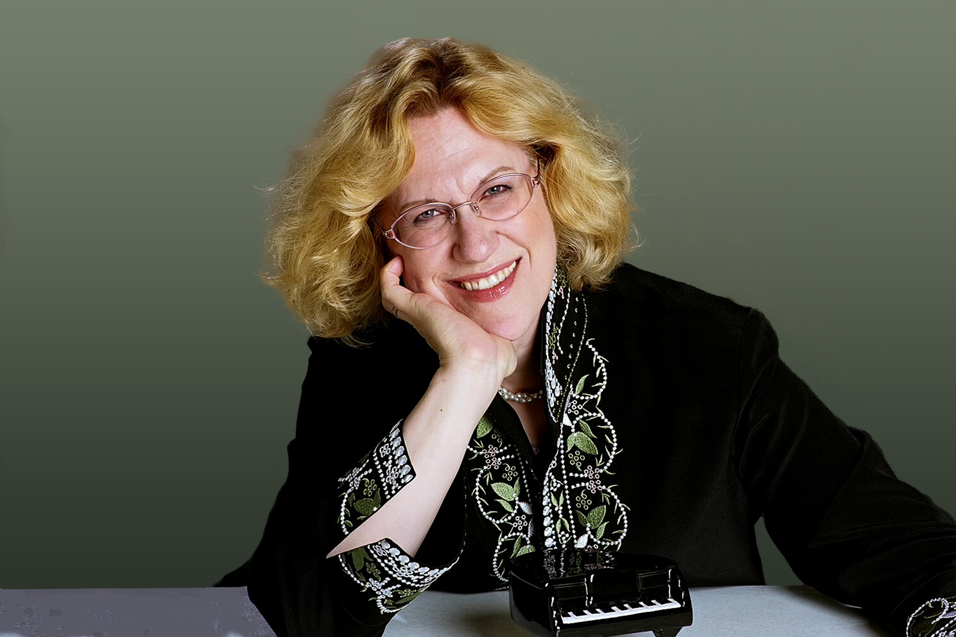 MEET THE SOLOIST: Sara Davis Buechner