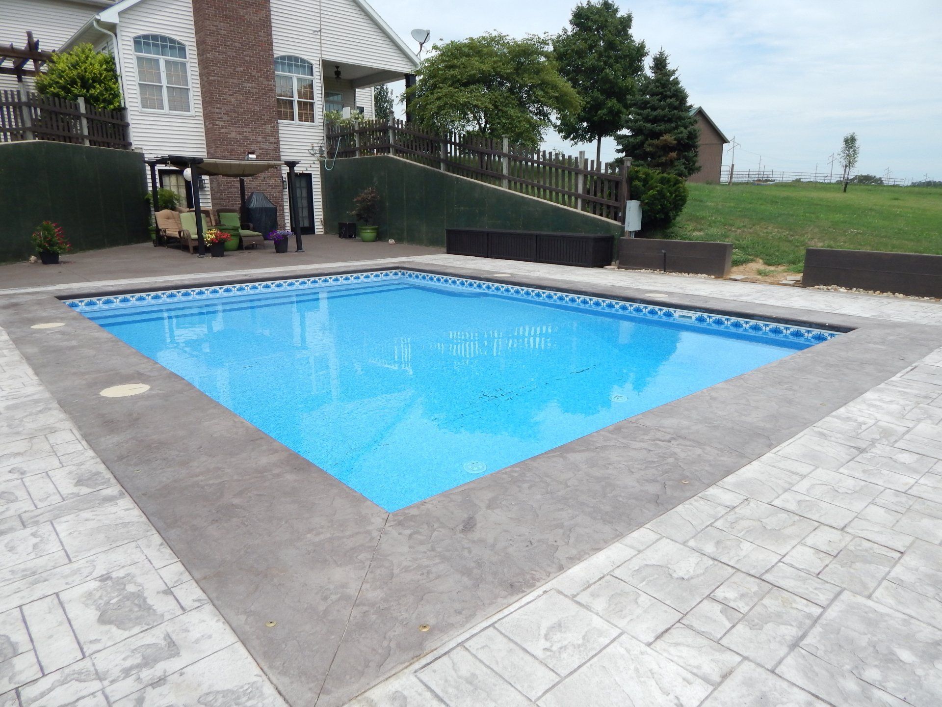Custom Inground Pools | Jacksonville, IL | Leisure Pools