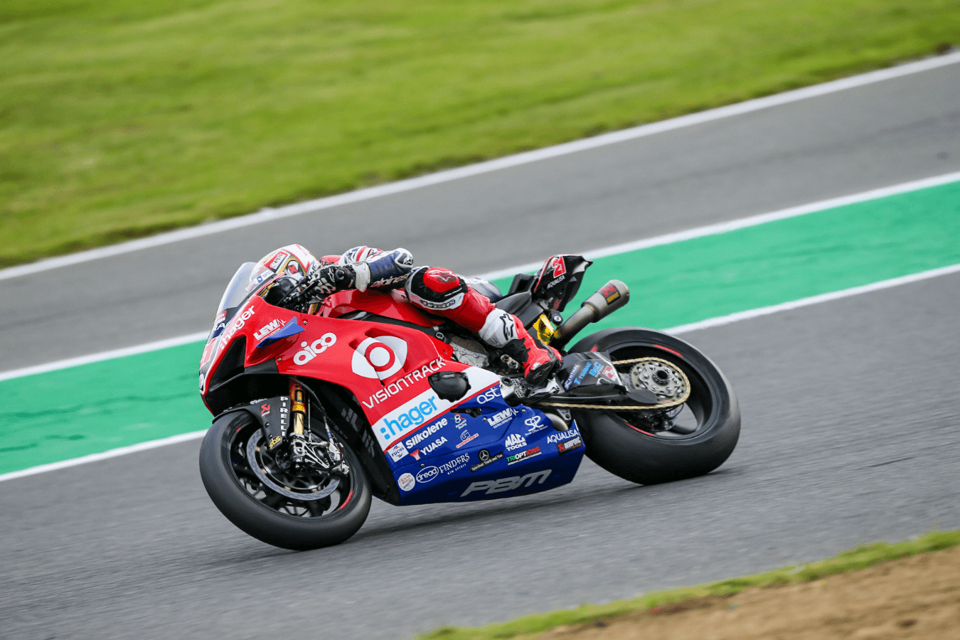 Iddon Loses Out But Goes Down Fighting, Top Four For Brookes At Brands