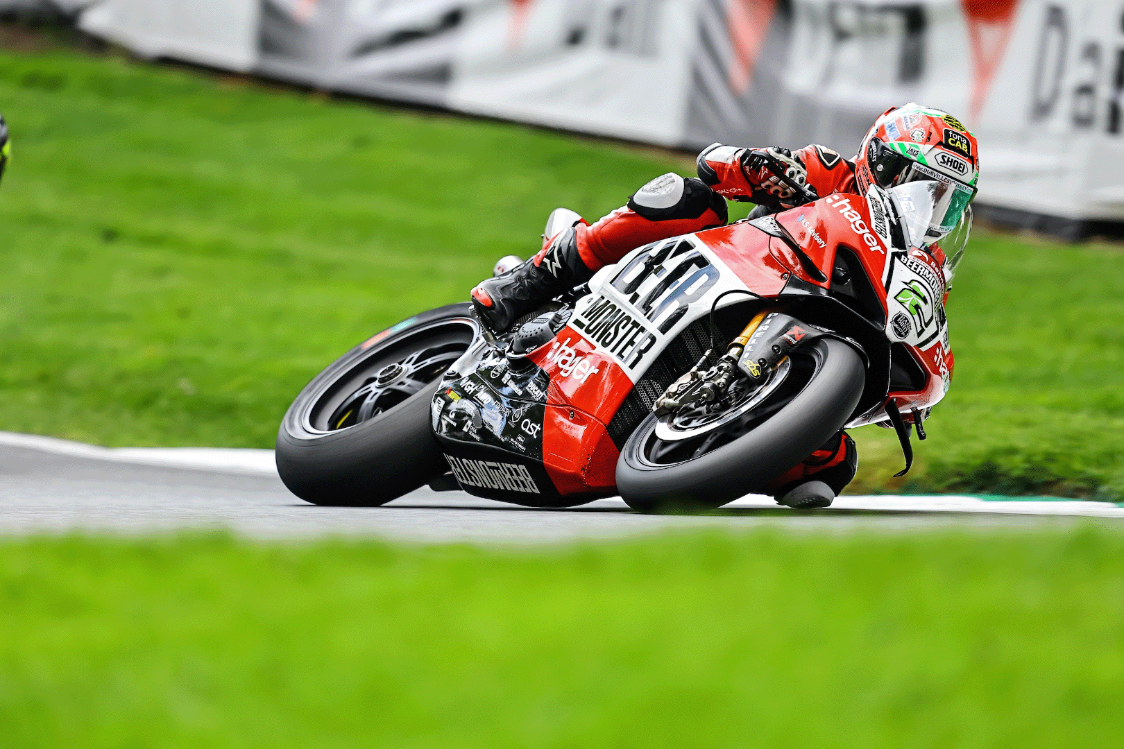 Irwin Gets Back To Winning Ways At Cadwell Park