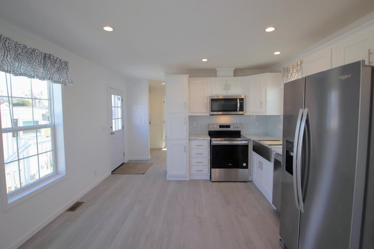 10 Shore Acres