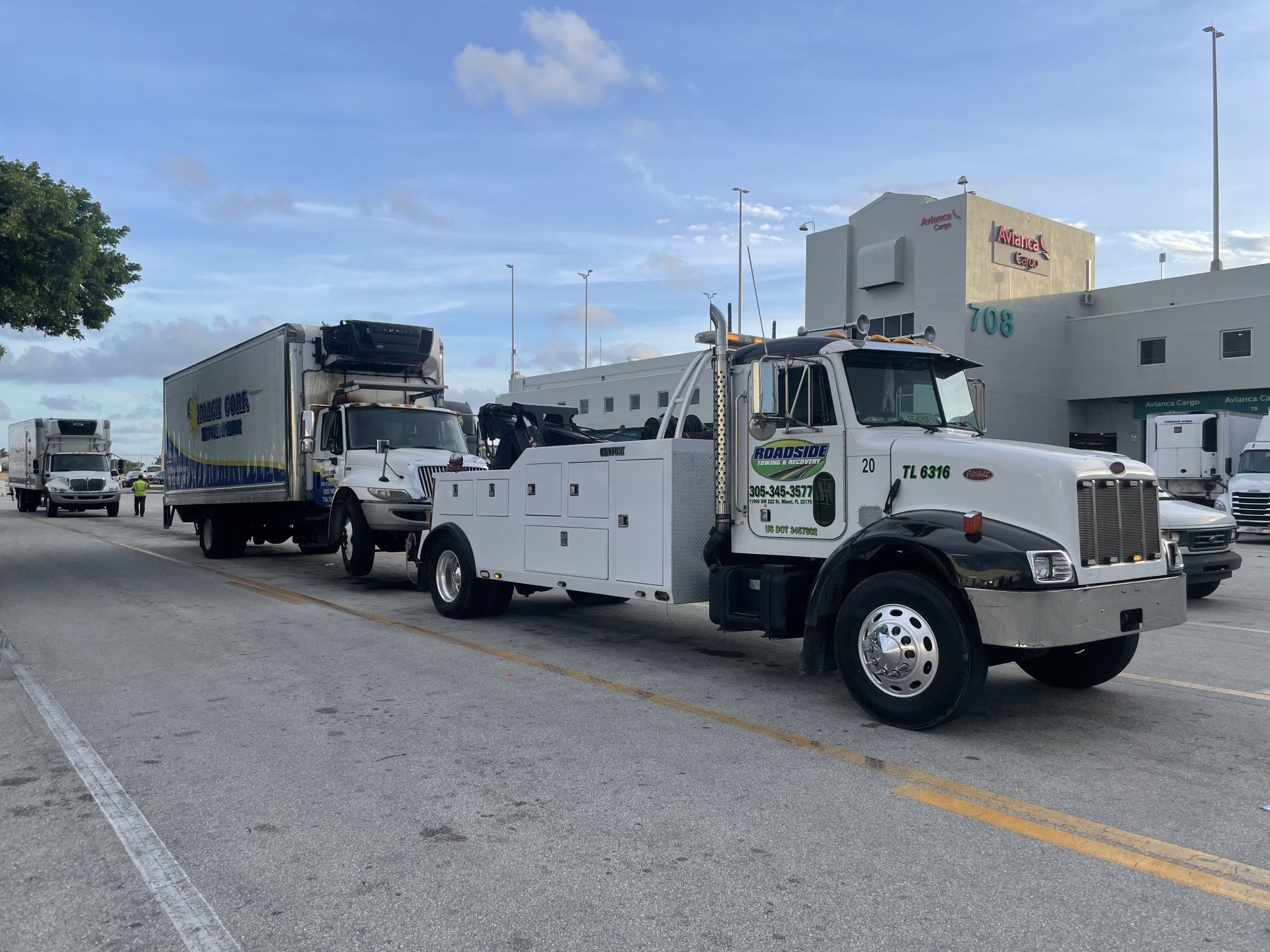 Towing Service in Miami FL | Roadside Towing and Recovery