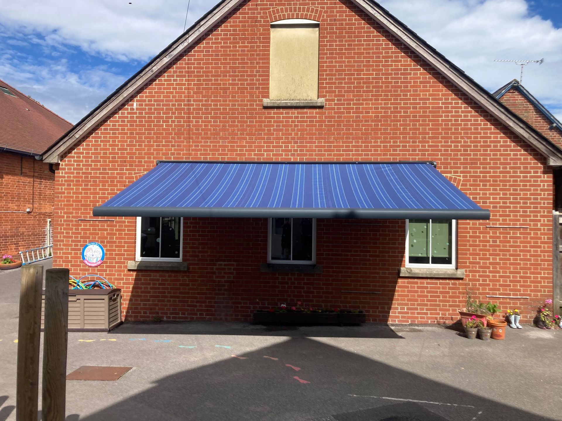 RA Solar Compact 4500: Eco-Friendly Retractable Awnings | UK